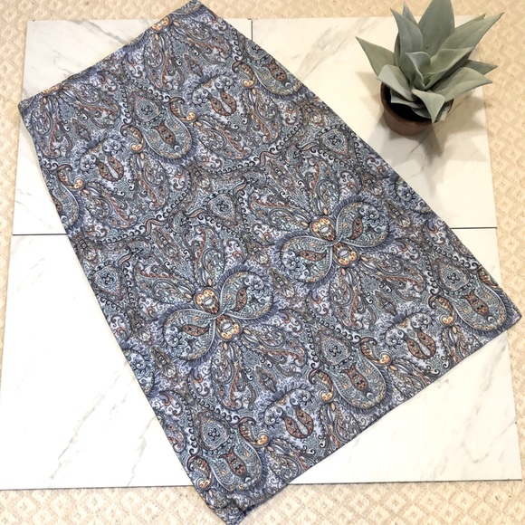 J. Jill | Skirts | Jjill Skirtlight Bluenavy Pink Paisley Floral ...